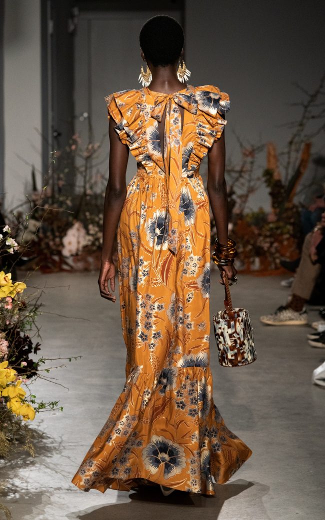 What We Should Pay Attention When Choosing Evening Dresses