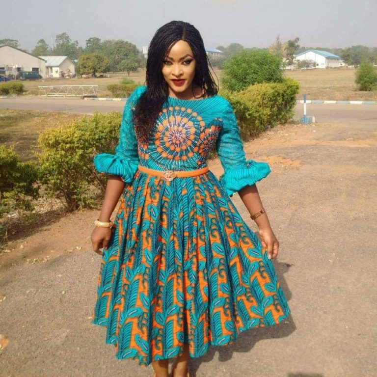 How to Combine Patterned Clothes in the Most Beautiful Way?